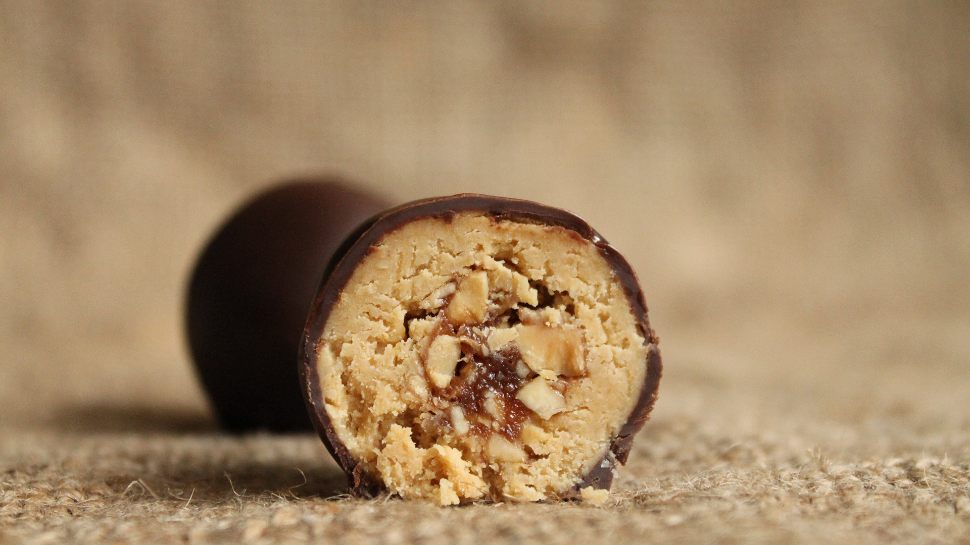 COMFIT / Luxury Chocolate Truffles