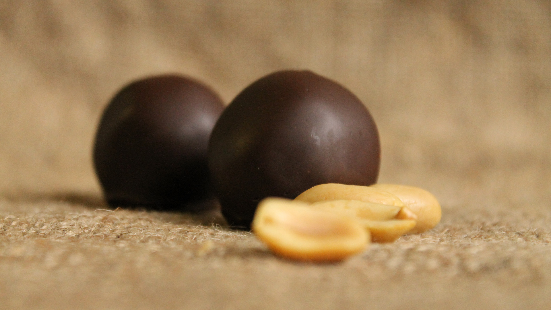 COMFIT / Luxury Chocolate Truffles